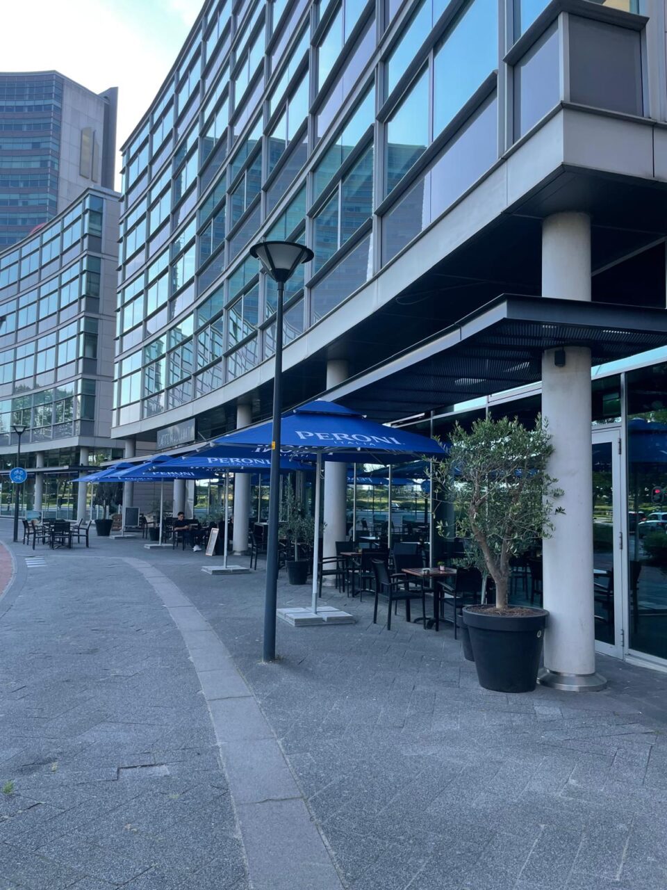 Contact - Grand Caffè Macchiato